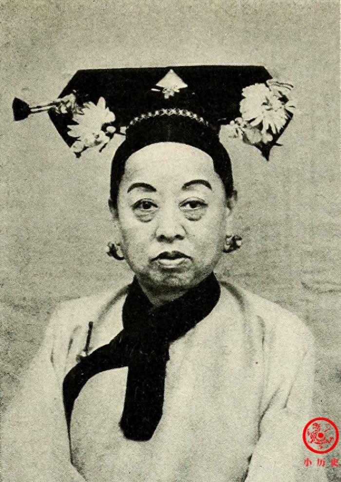 Old photos from the late Qing Dynasty: Empress Dowager Cixi looks in ...