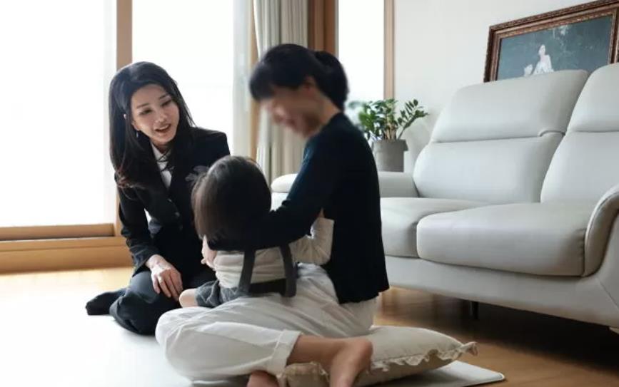 Kim Gun Hee is a new mom! Married for 11 years without giving birth ...