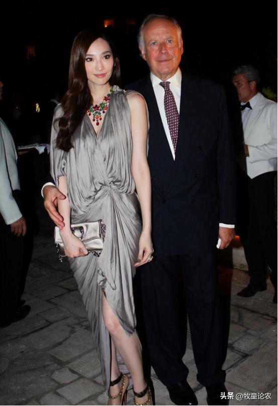 30-year-old Karena Wu: Beside a wealthy boyfriend for 5 years without a ...