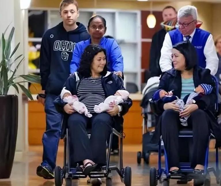 Sisters in the United States gave birth to two sets of twins on the ...