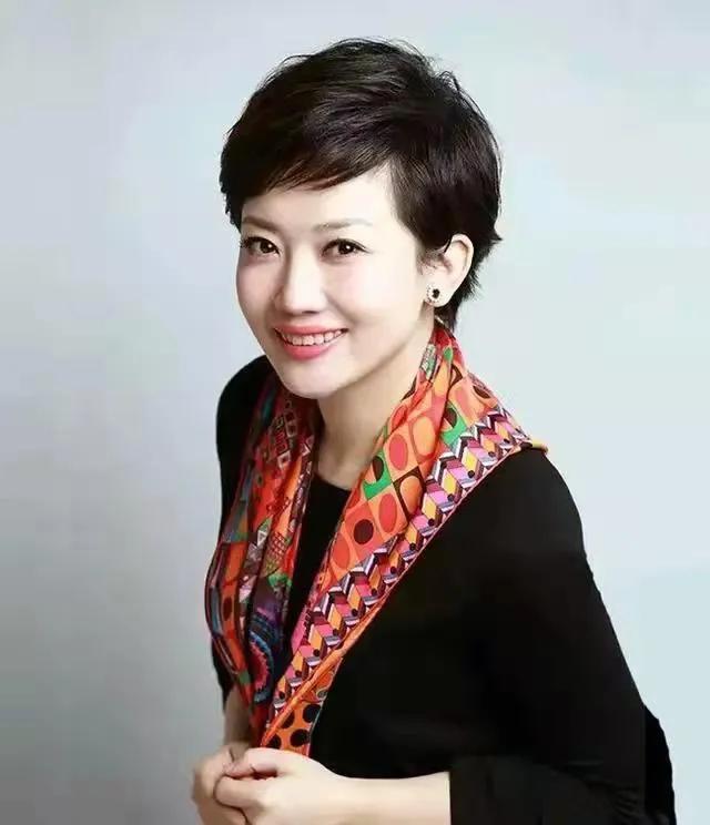 The beauty queen of CCTV is full, whether love is astringent or sweet ...