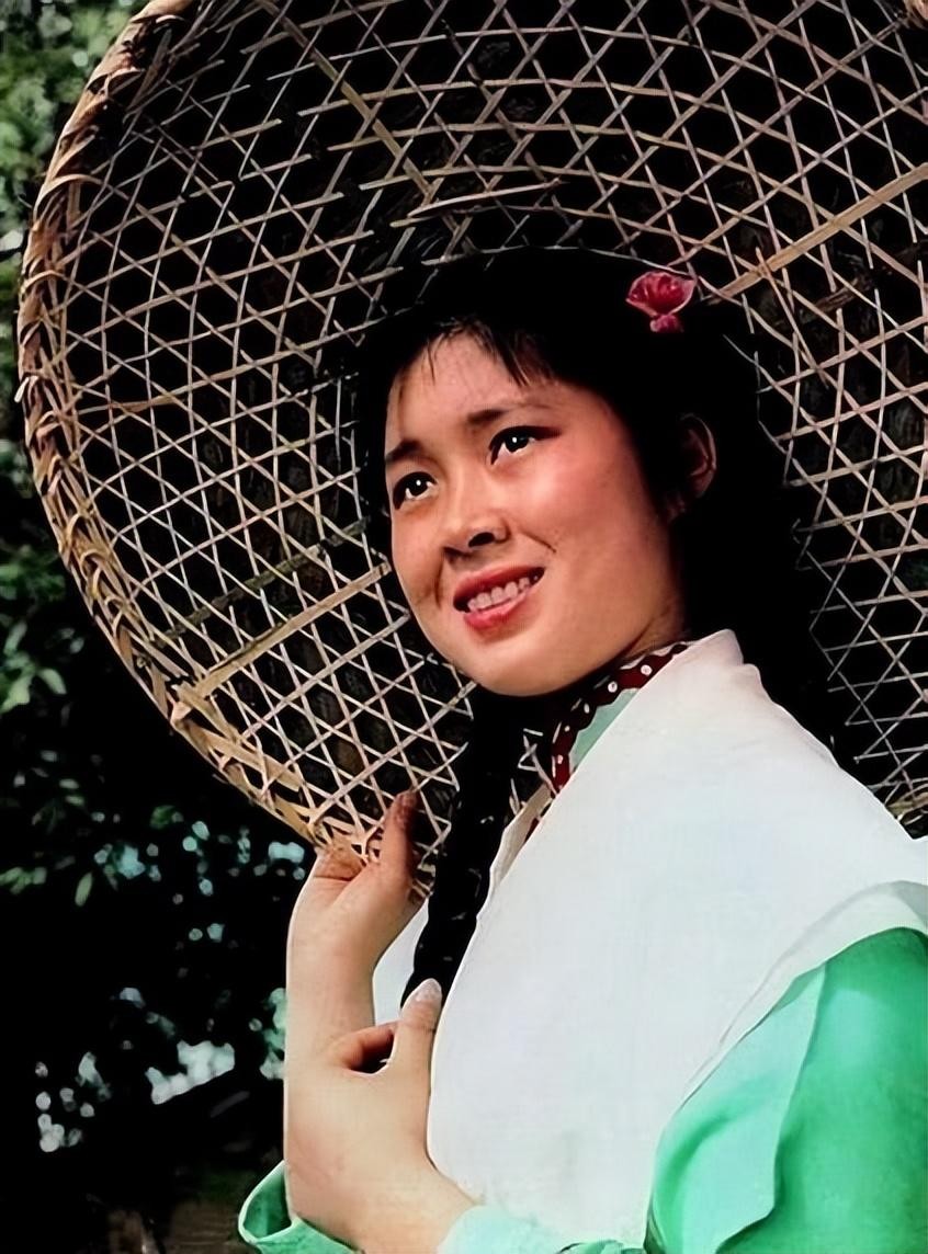 "Liu Sanjie" played by Huang Wanqiu: The career peak suddenly disappeared, and the career trough ...