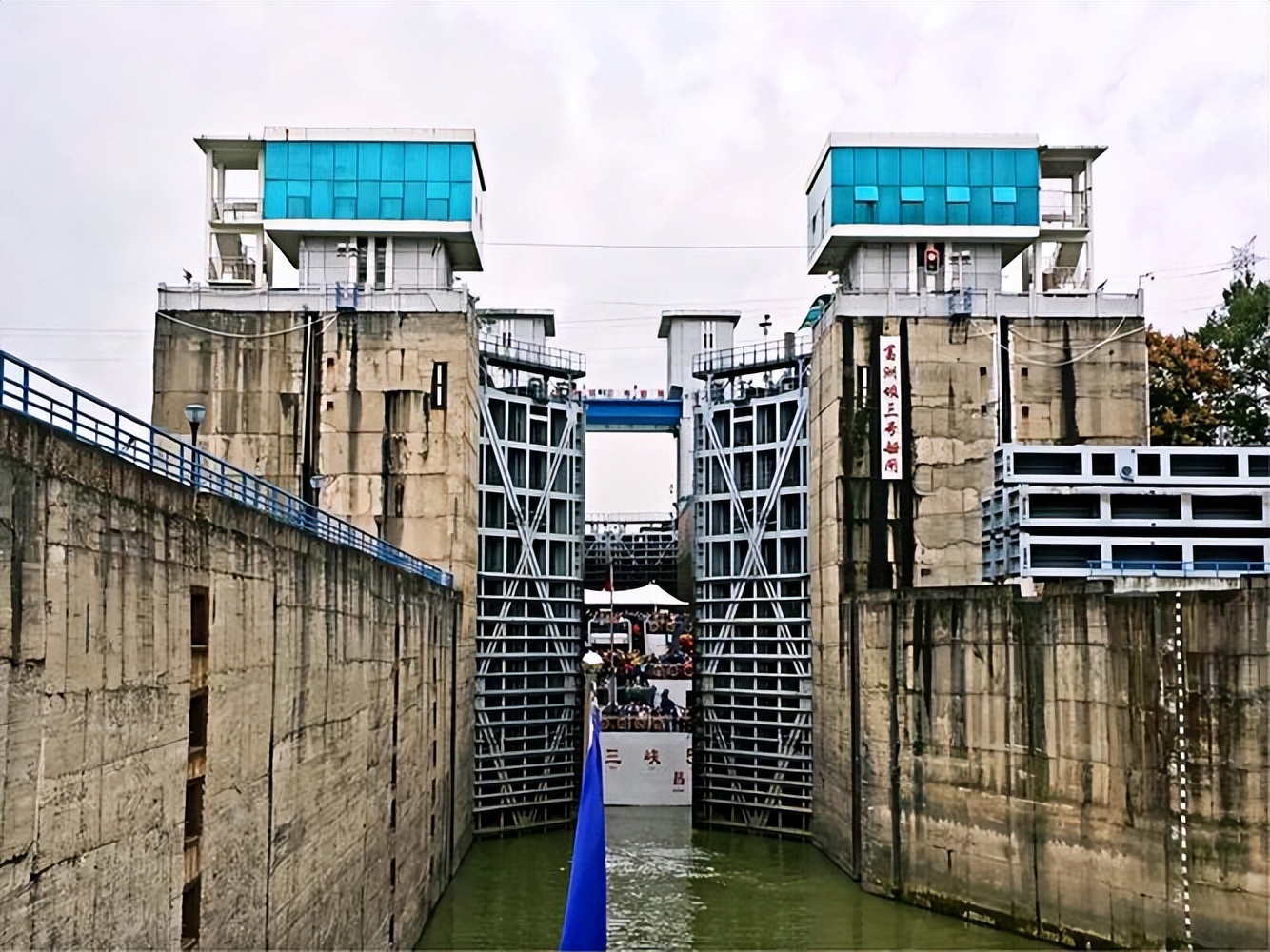 The first dam on the Yangtze River, God's perspective to see how the ...