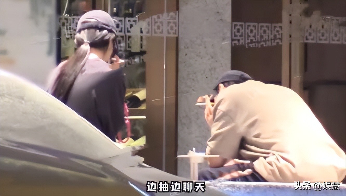 Qin Junjie and Mao Xiaohui went back to the hotel together to be photographed, performing ...