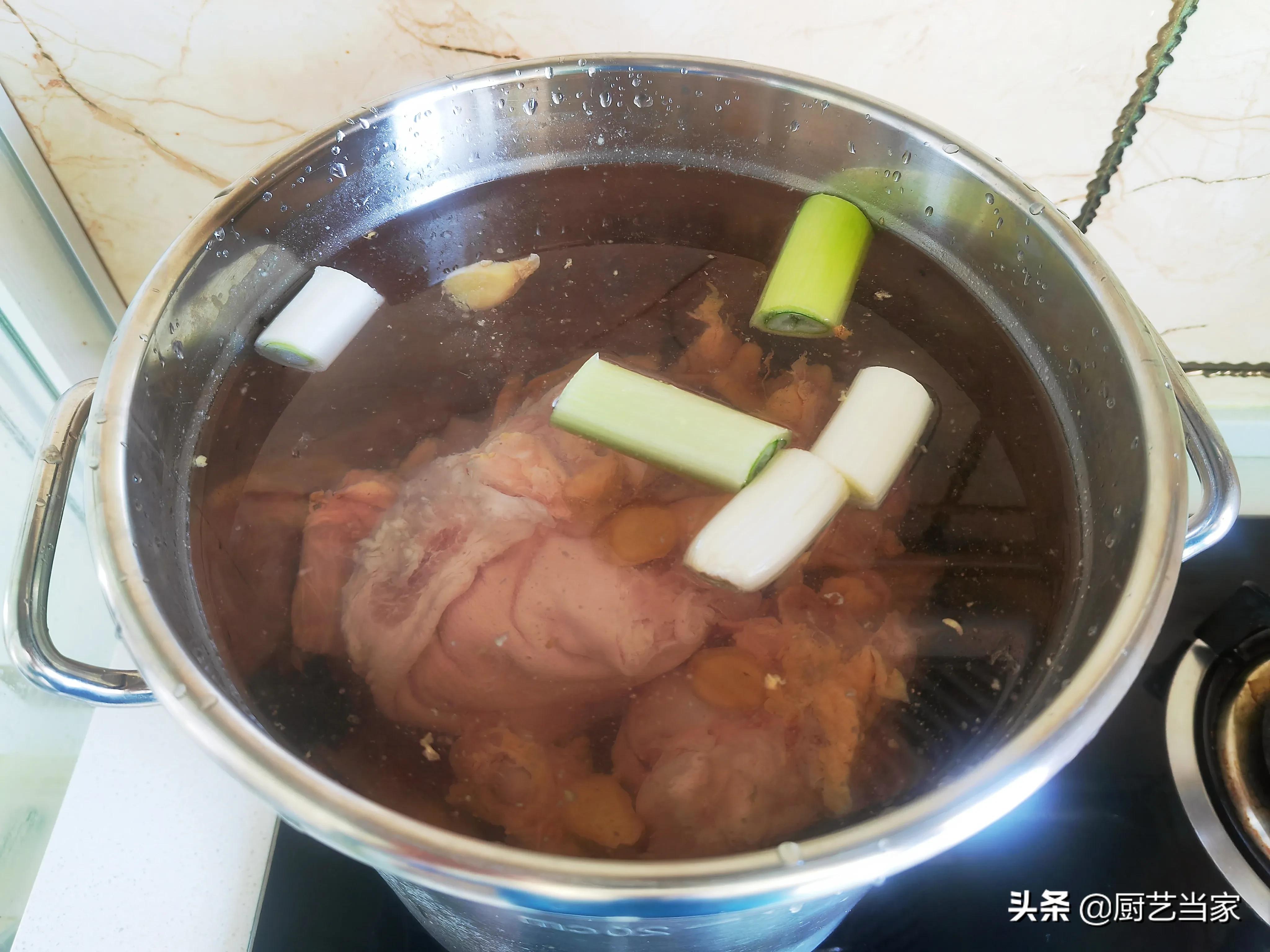Hot and Sour Wensi Tofu Soup is as clear as water and tastes mellow ...