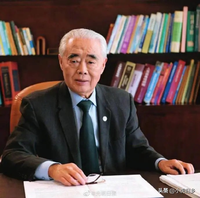 Mr. Mao Jiangsen, a famous virologist and senior academician of the ...