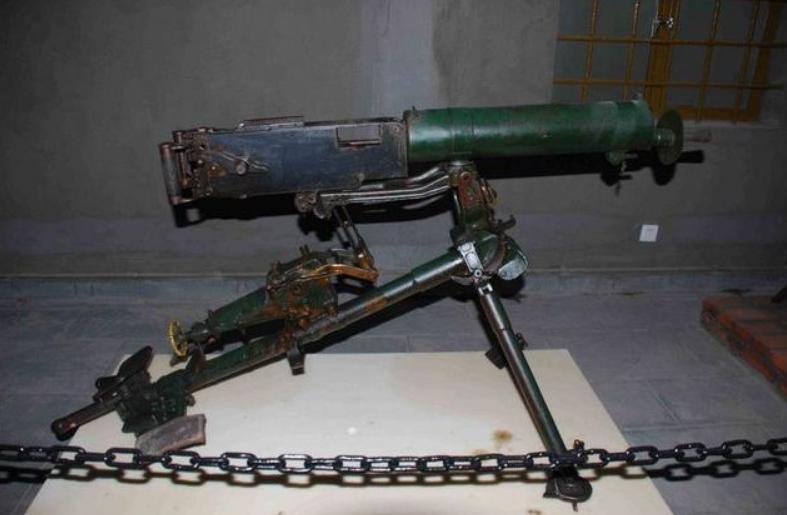 What is the power of the MG08 Maxim heavy machine gun known as the ...