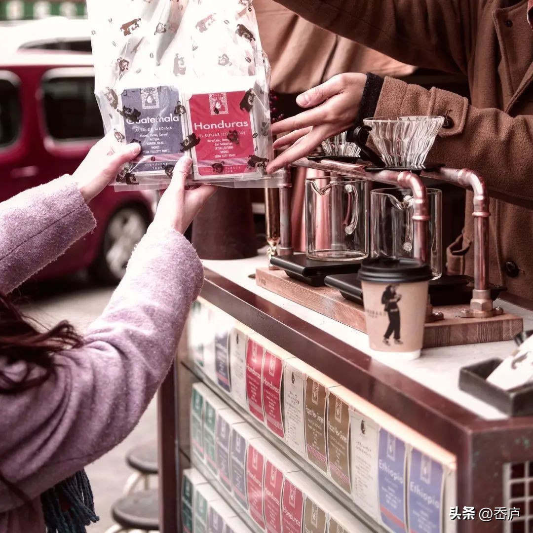 Only 1 square meter "cigarette box" cafe - iNEWS