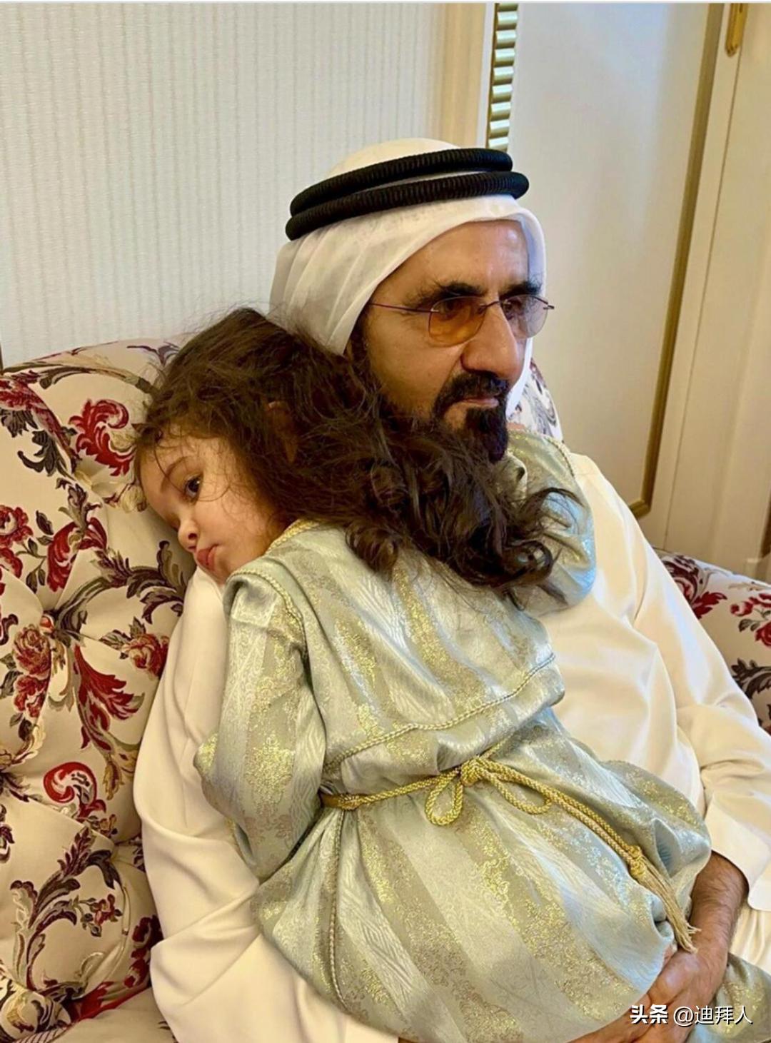 Eid al-Fitr family gathering, Dubai Sheikh turns into a happy grandpa ...