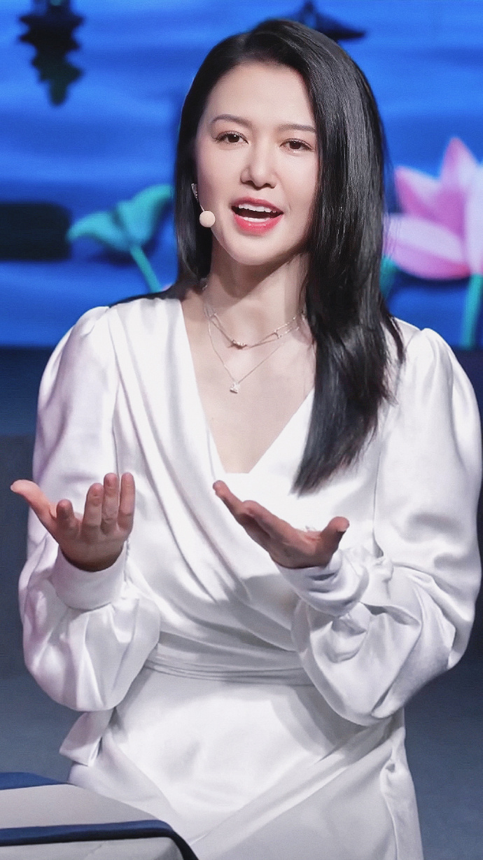 Tan Weiwei's CCTV guest's beautiful photos flow out - iNEWS