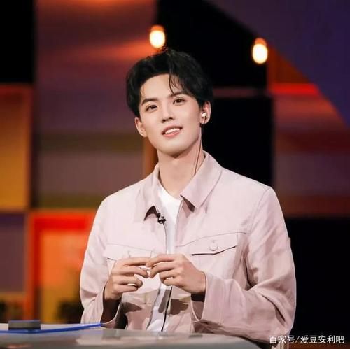 Zhou Junwei: He gave all his favors to his wife - iMedia