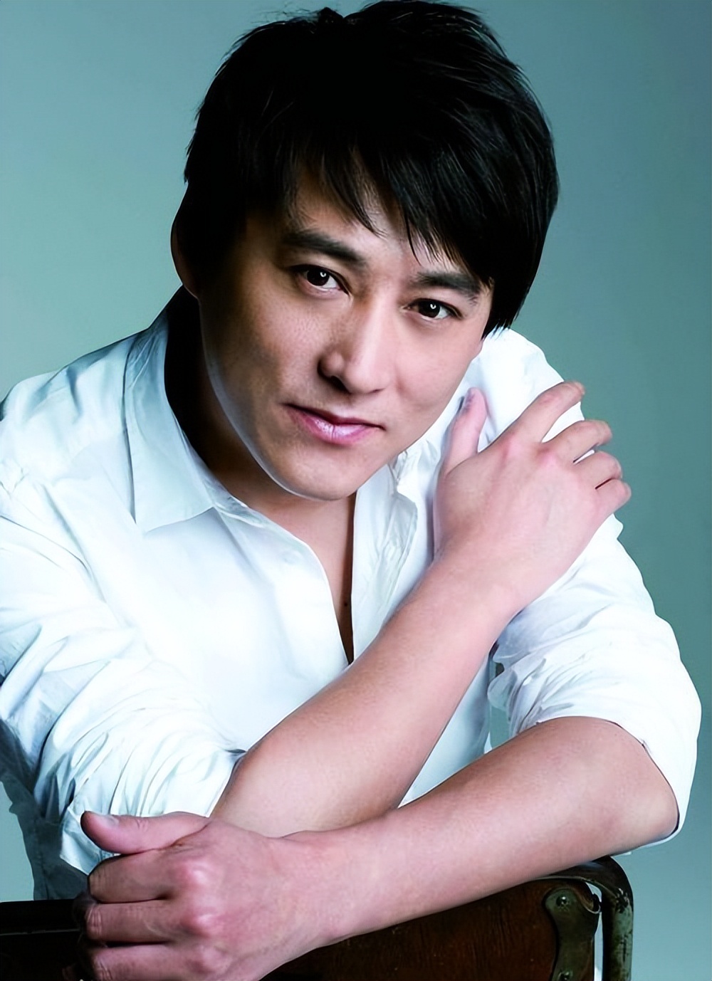 Actor Liu Xiaofeng: married his 16-year-old wife Zhu Mo, gave birth to two sons, and lived ...