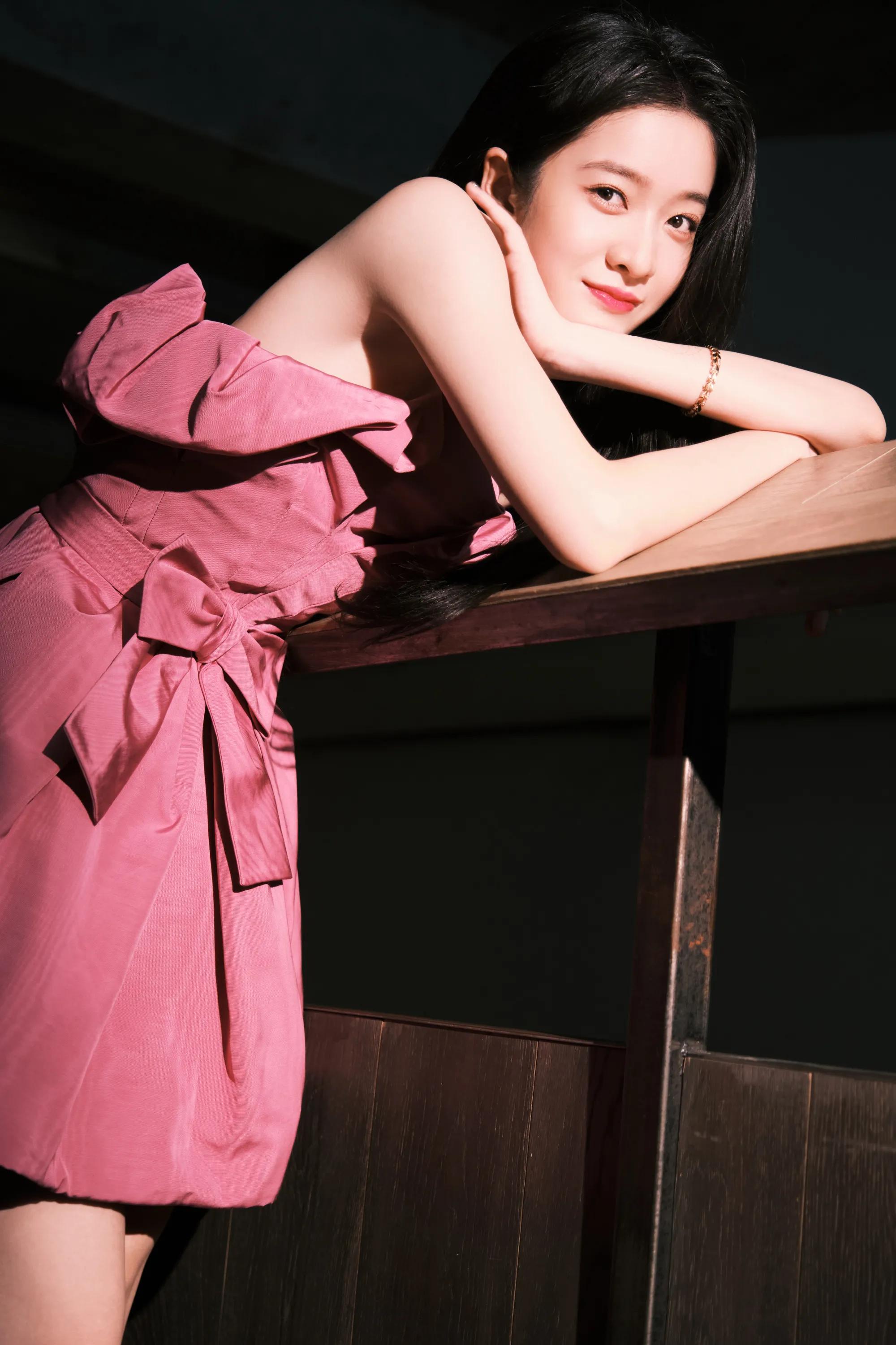 Zhang Xue welcomes the beautiful picture - iNEWS