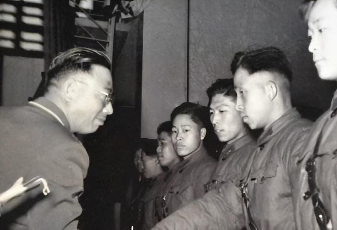 When Xu Guangda went back to his hometown to visit his relatives, his ...