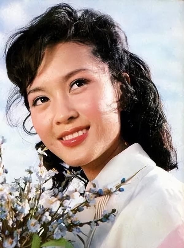 70-year-old Li Xiaoying returns to the arena! After two marriages and two divorces, she returns ...