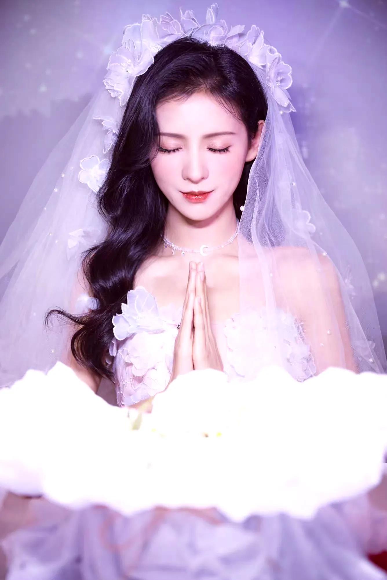 Fairy under the Moon——Zhang Yuxi - iNEWS