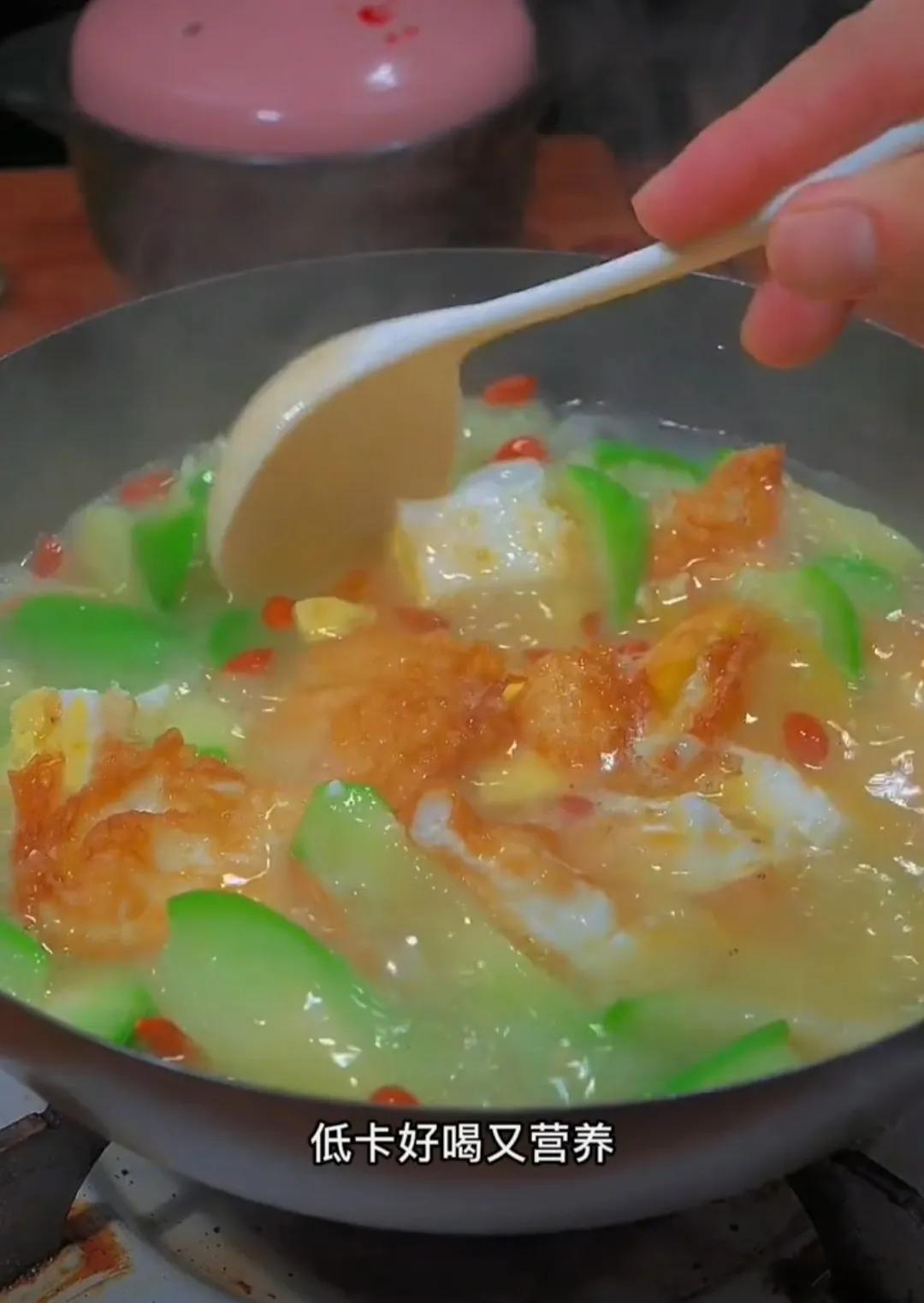 Now is the season to eat loofah, be sure to try this loofah egg soup ...