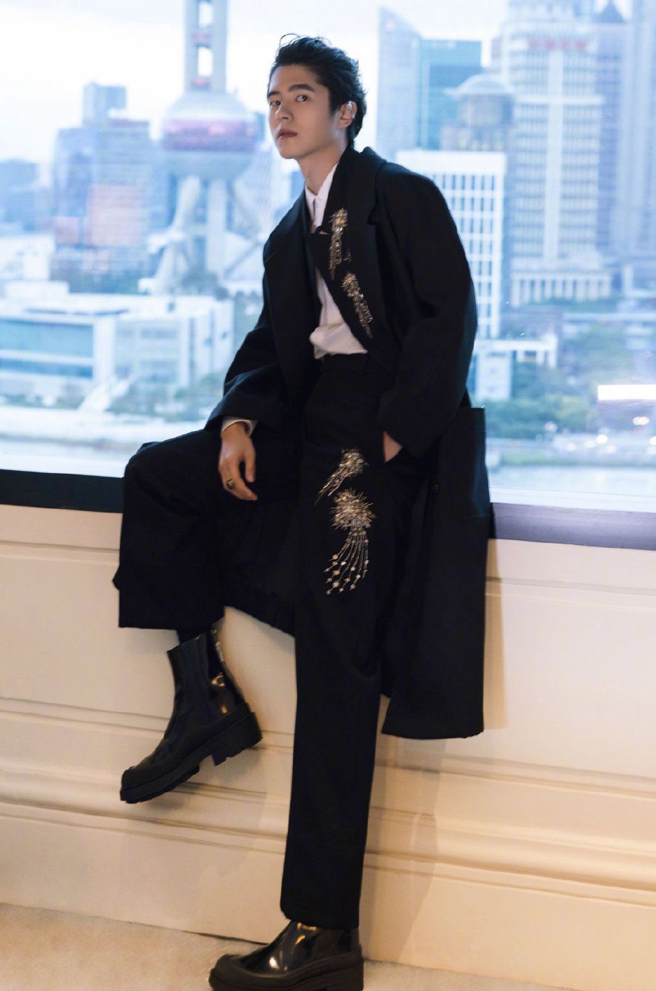 Liu Haoran and Yu Wenwen are surprised to see handsome men and beautiful women together in the ...