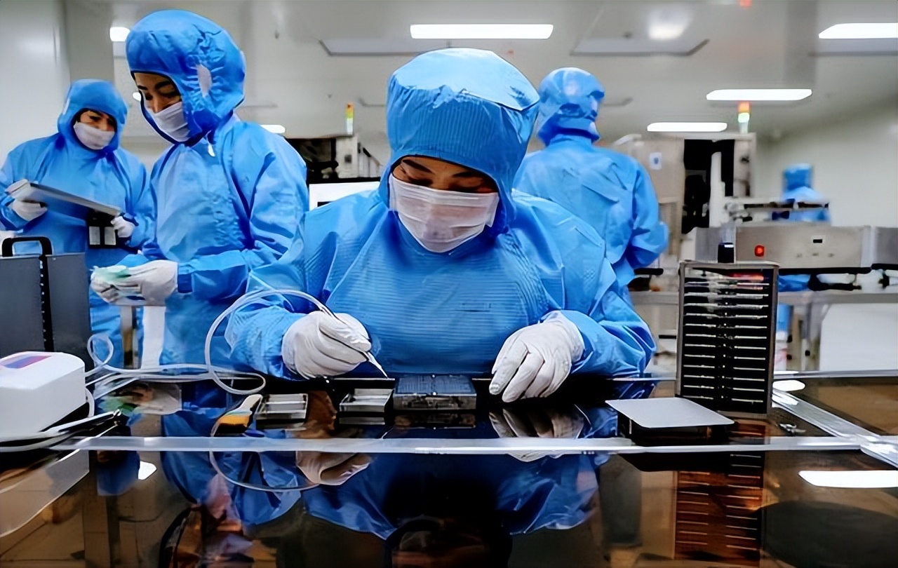 無視禁令？向中國出口14nm及以下光刻機，外媒：荷蘭ASML事鬧大了 - 資訊咖