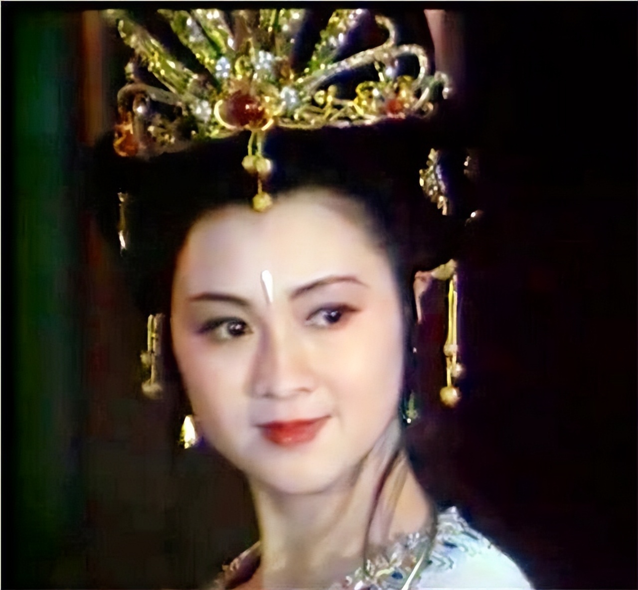 Hidden book decryption: Jia Zhen's wife - iNEWS