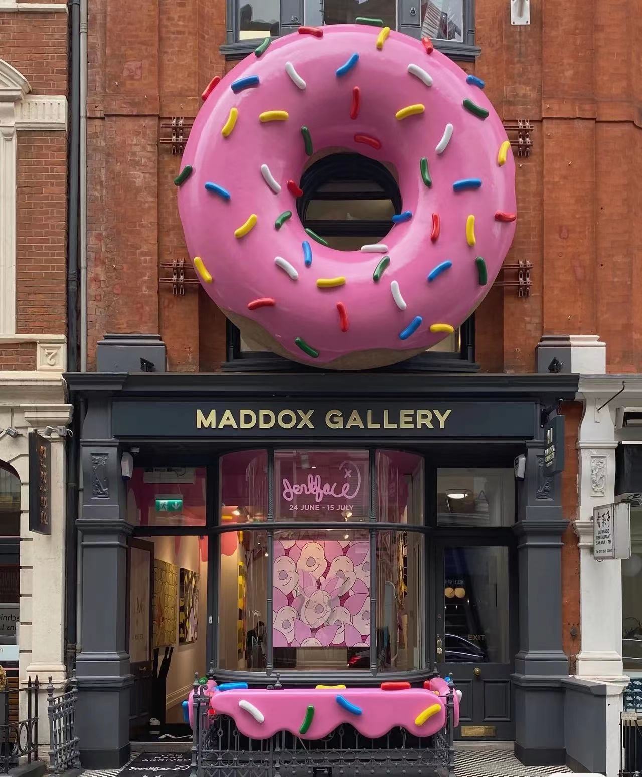 It is a "dessert" in the jade world. It has been too sweet as a jewelry ...