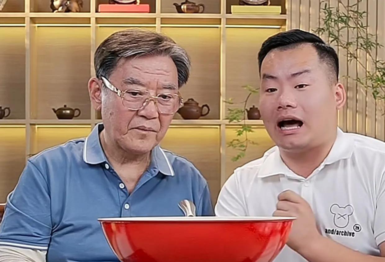 Li Liqun sighed late at night that his son secretly signed him a 2-year ...