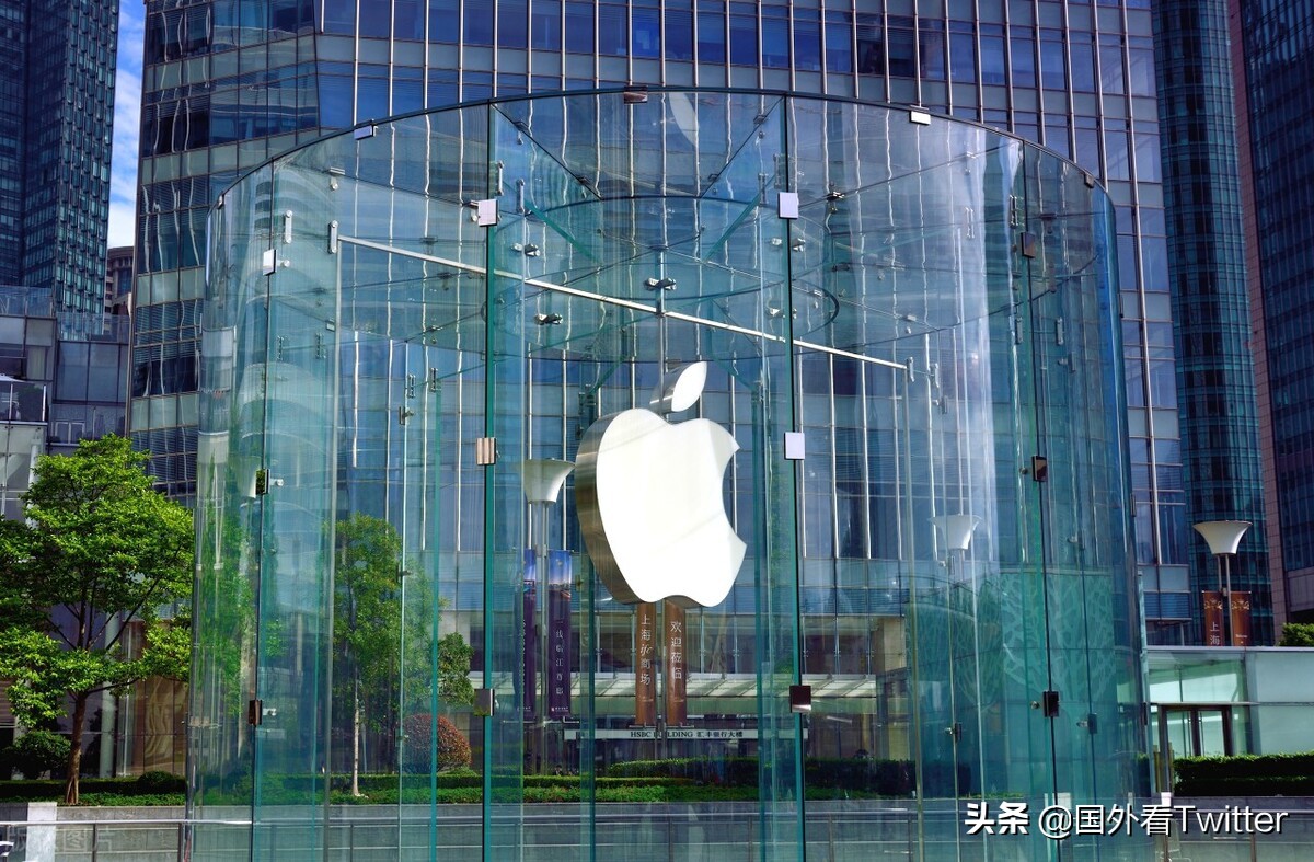 The Phone 16 Pro will feature an under-screen camera and under-screen ...