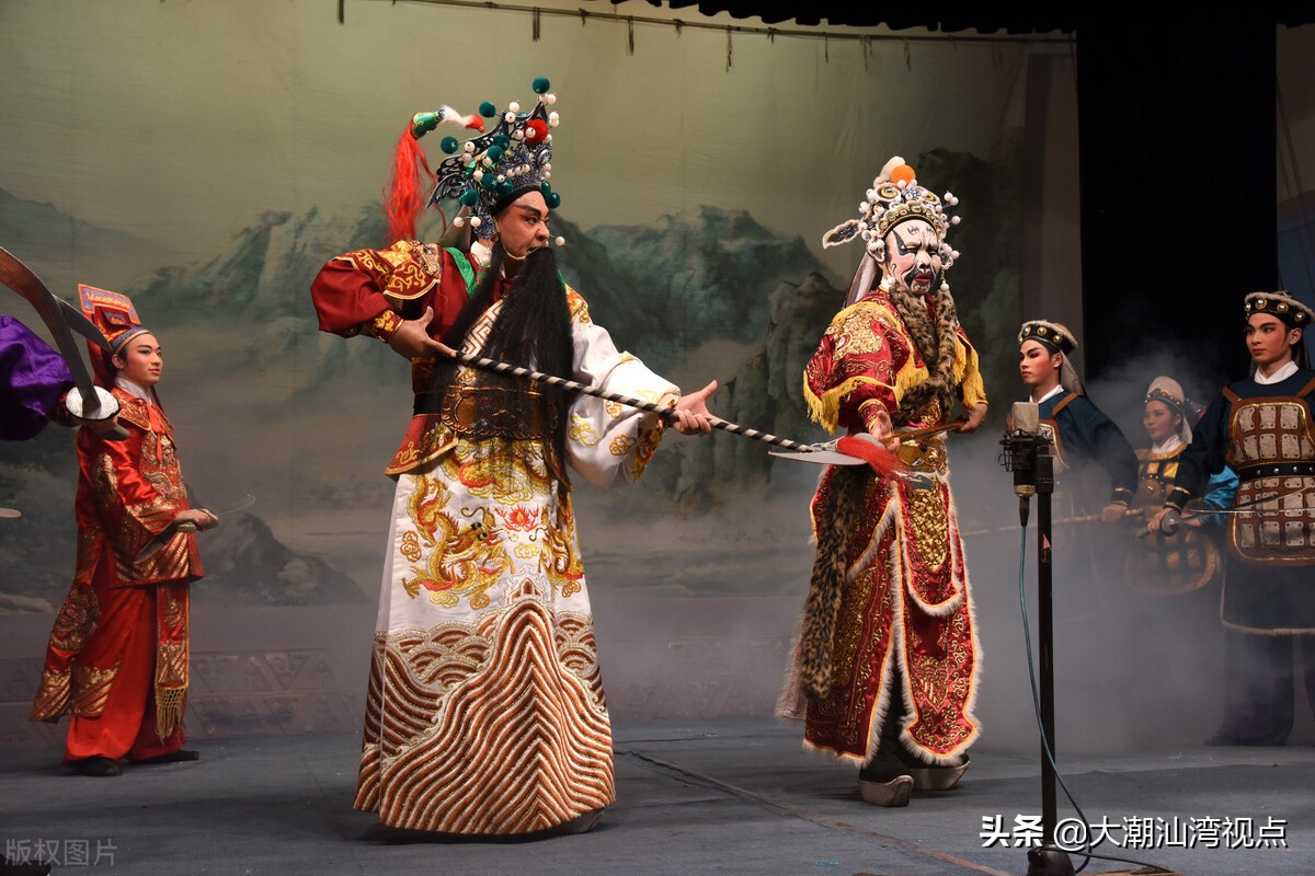 Chaozhou opera costumes, boots and shoes - iNEWS