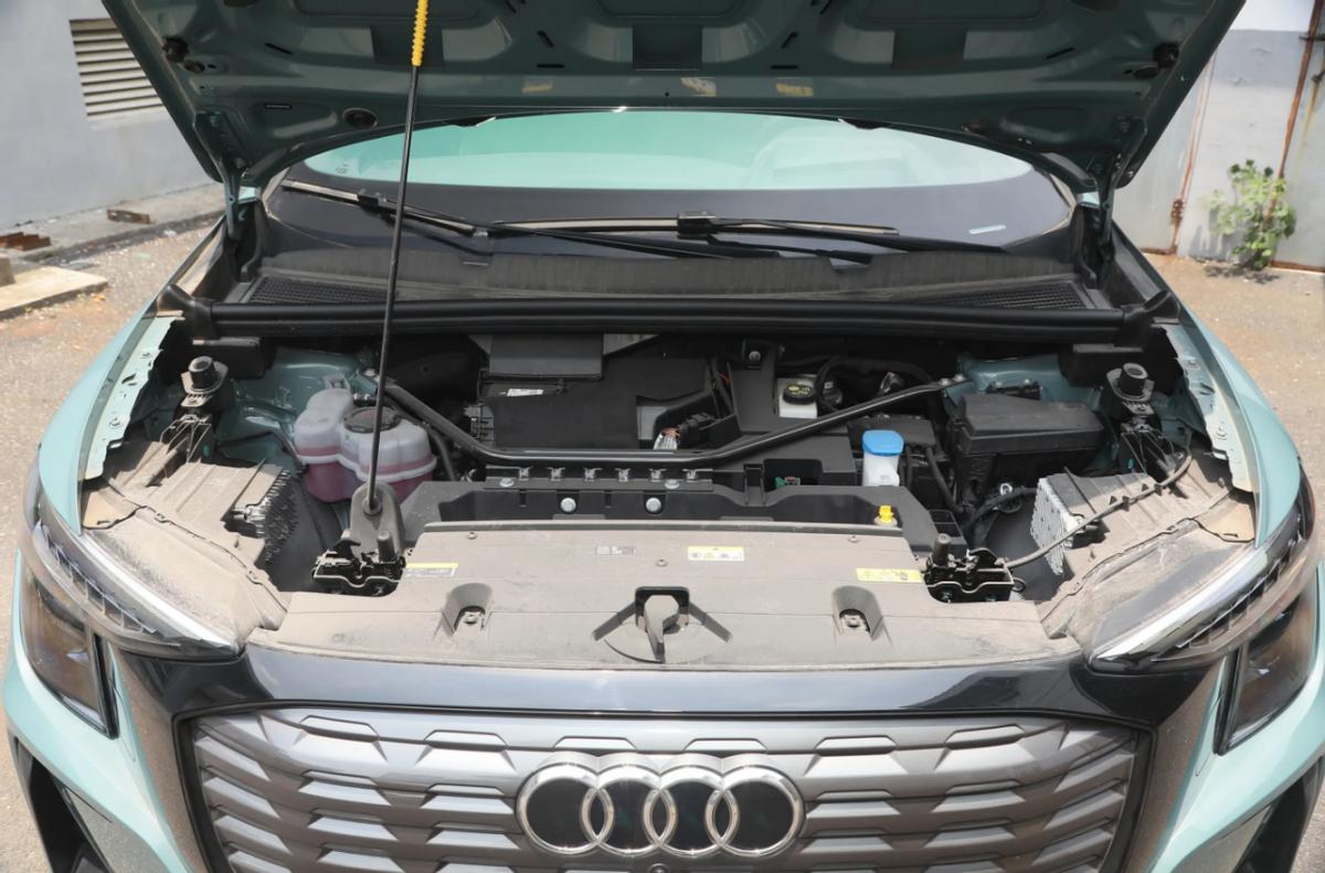 Audi's world's first "Roadjet Land Plane", the young, fashionable and noble Q5etron - iMedia