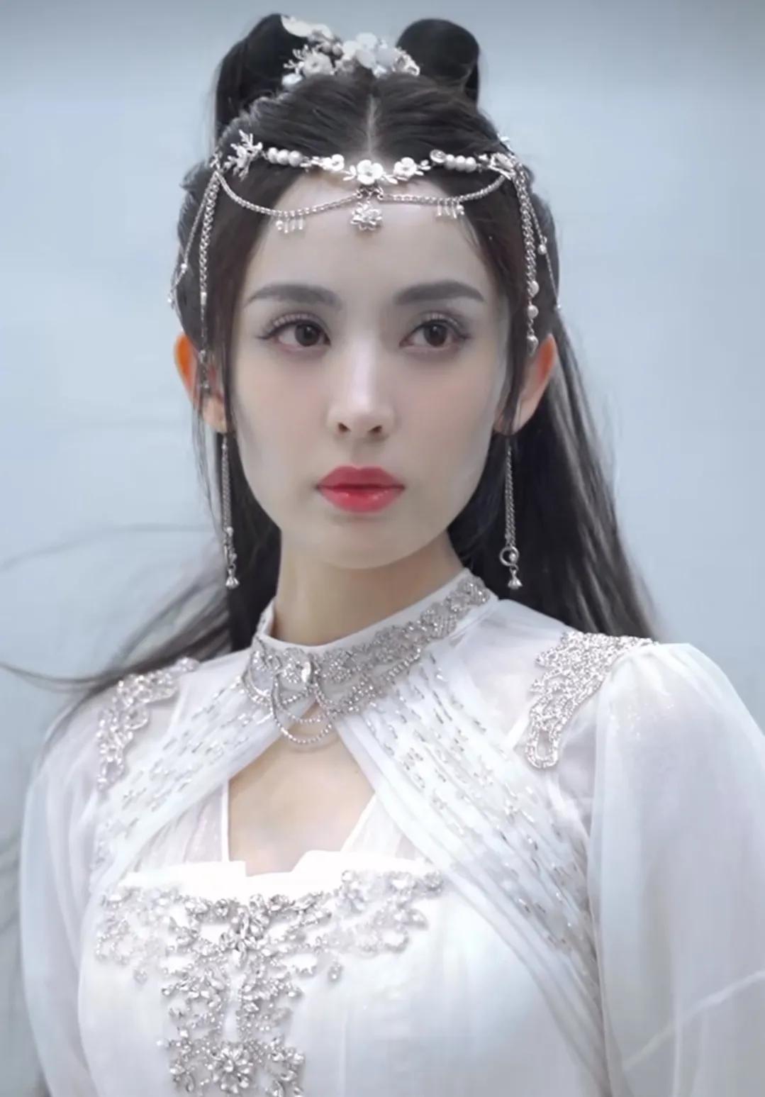 Bulgari event, Gu Li Nazha and Xu Kai took a selfie in the same frame ...