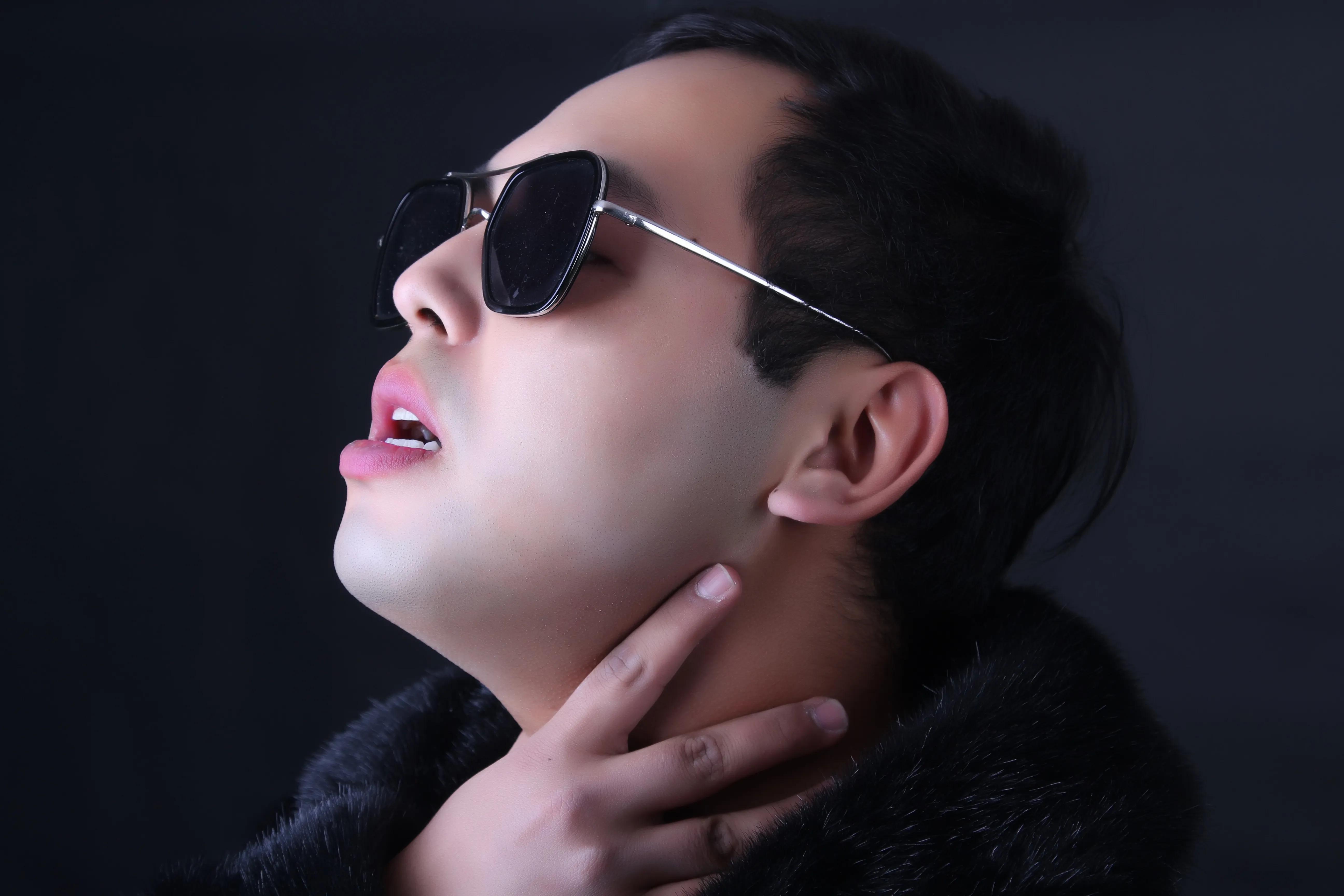 Xinjiang singer Xia Haoran: officially retired - iNEWS