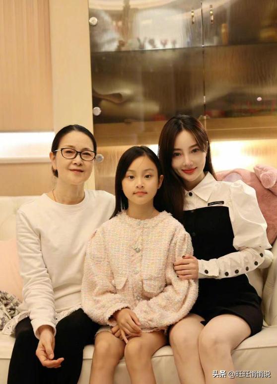 Li Xiaolu's daughter "Eighteen Changes of Female University", with a ...