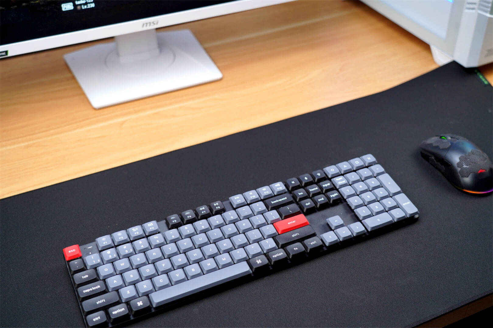 Full keyboard layout, support for key change, dual-mode connection ...