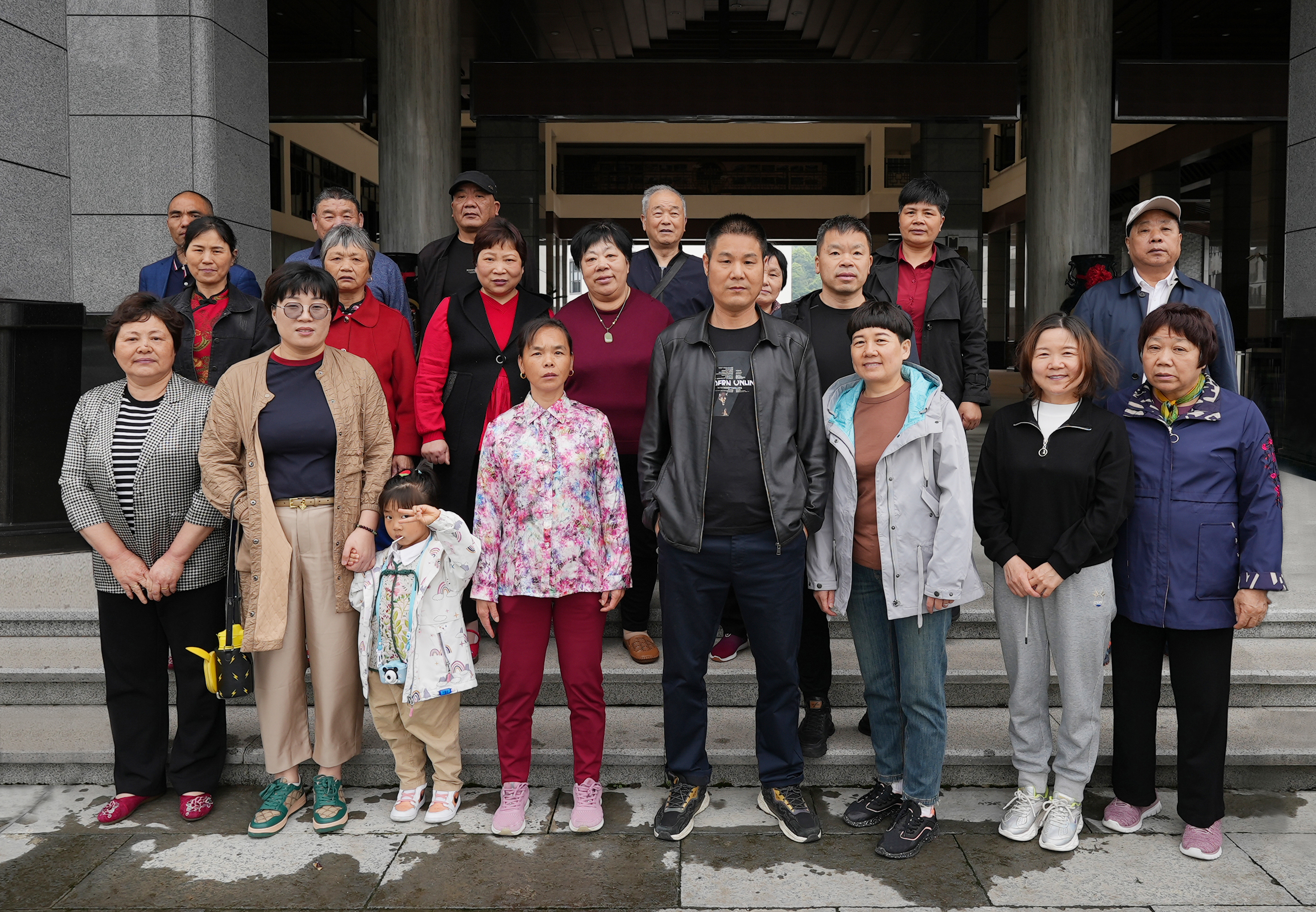 Mr. Sun Xingyan and Mr. Dai Huabiao generously donated materials to ...