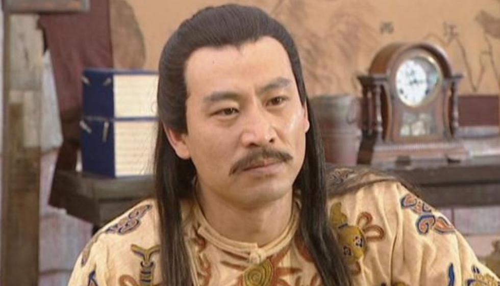 A general of the Qing Dynasty saw that the green grass under the city ...