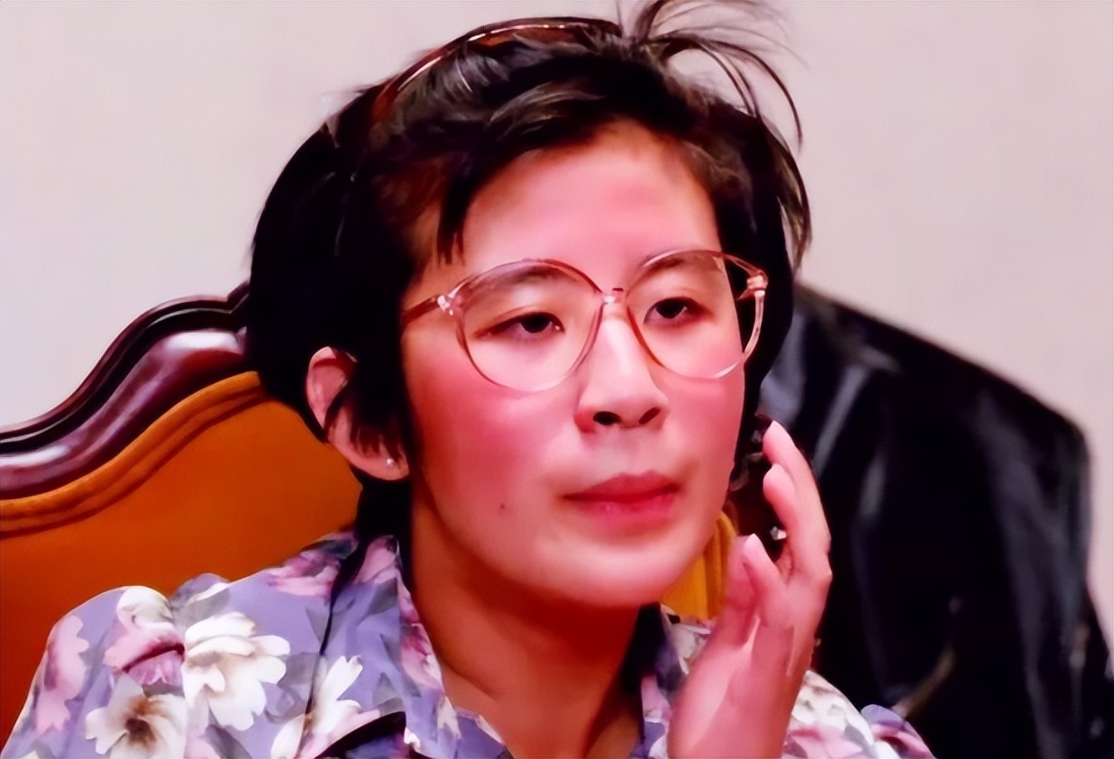 Wu Junru's 17-year-old daughter officially debuted! With a big face and ...