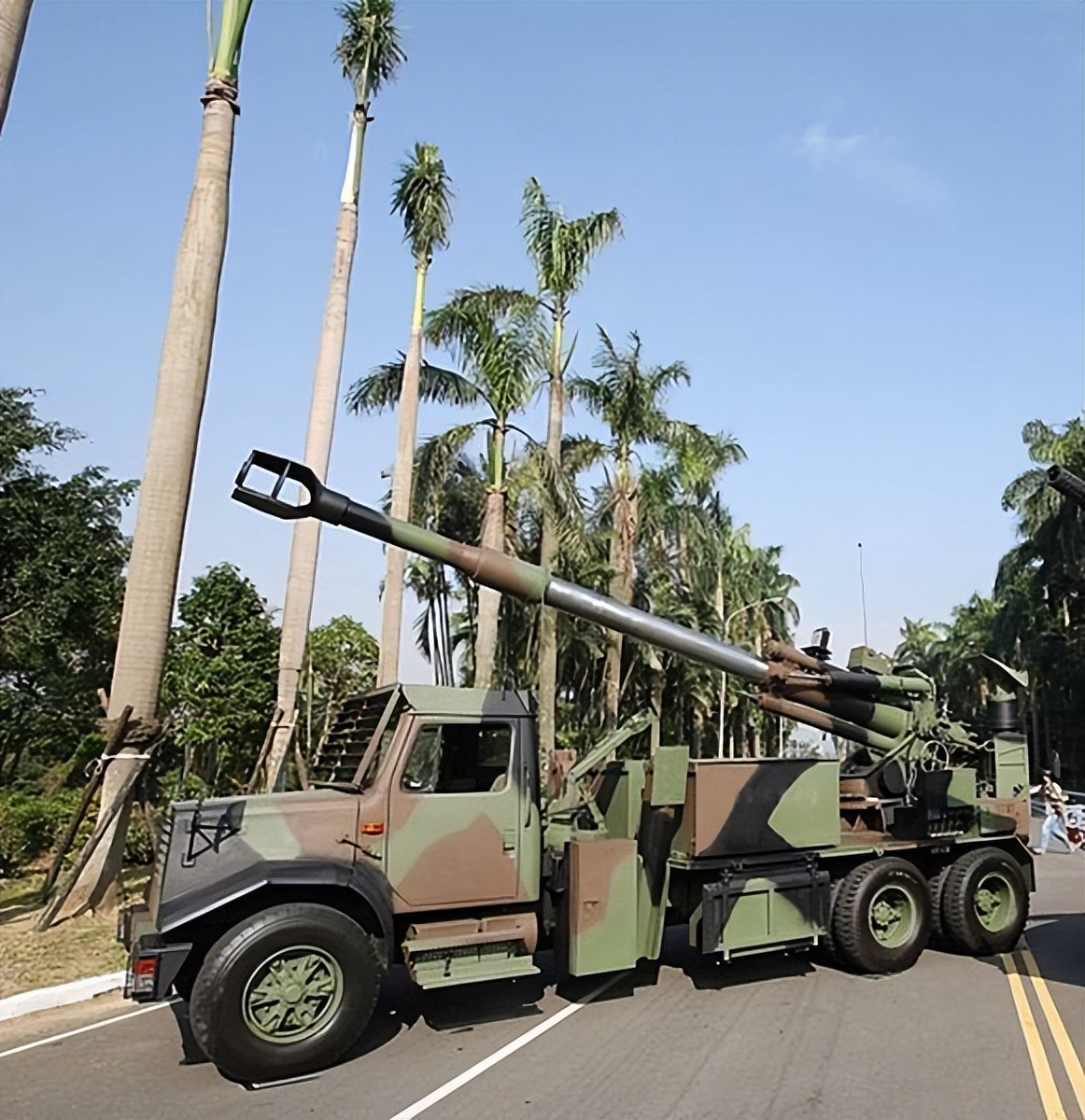 Taiwan 155mm extended-range self-propelled artillery - iNEWS