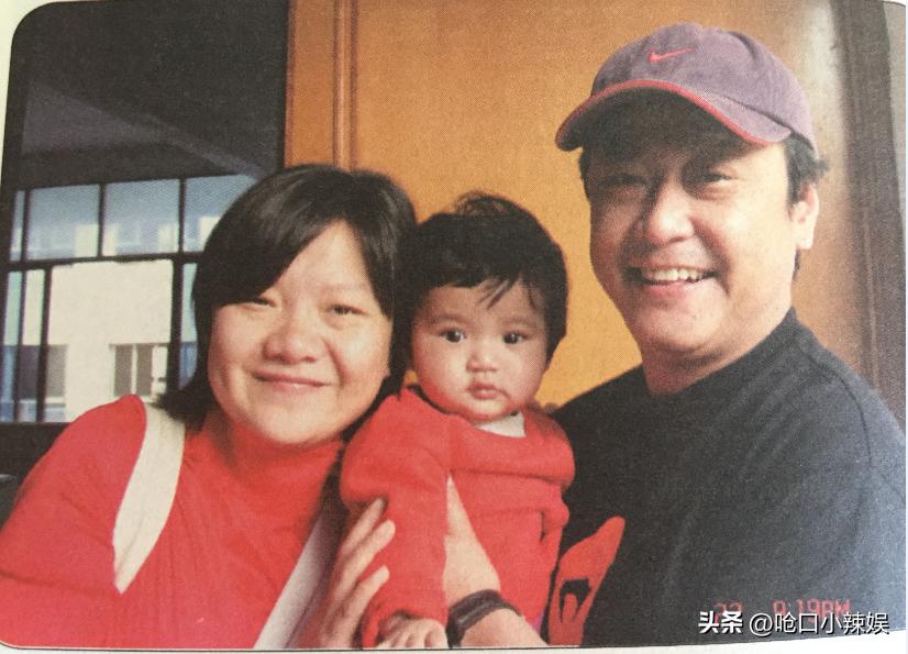 A recent photo of 62-year-old Hong Huang and his fourth-married husband ...