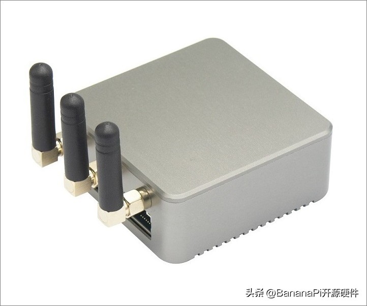 Banana Pi BPI-R3 Mini: 2.5GbE Embedded Router Board, MTK7986 Solution ...
