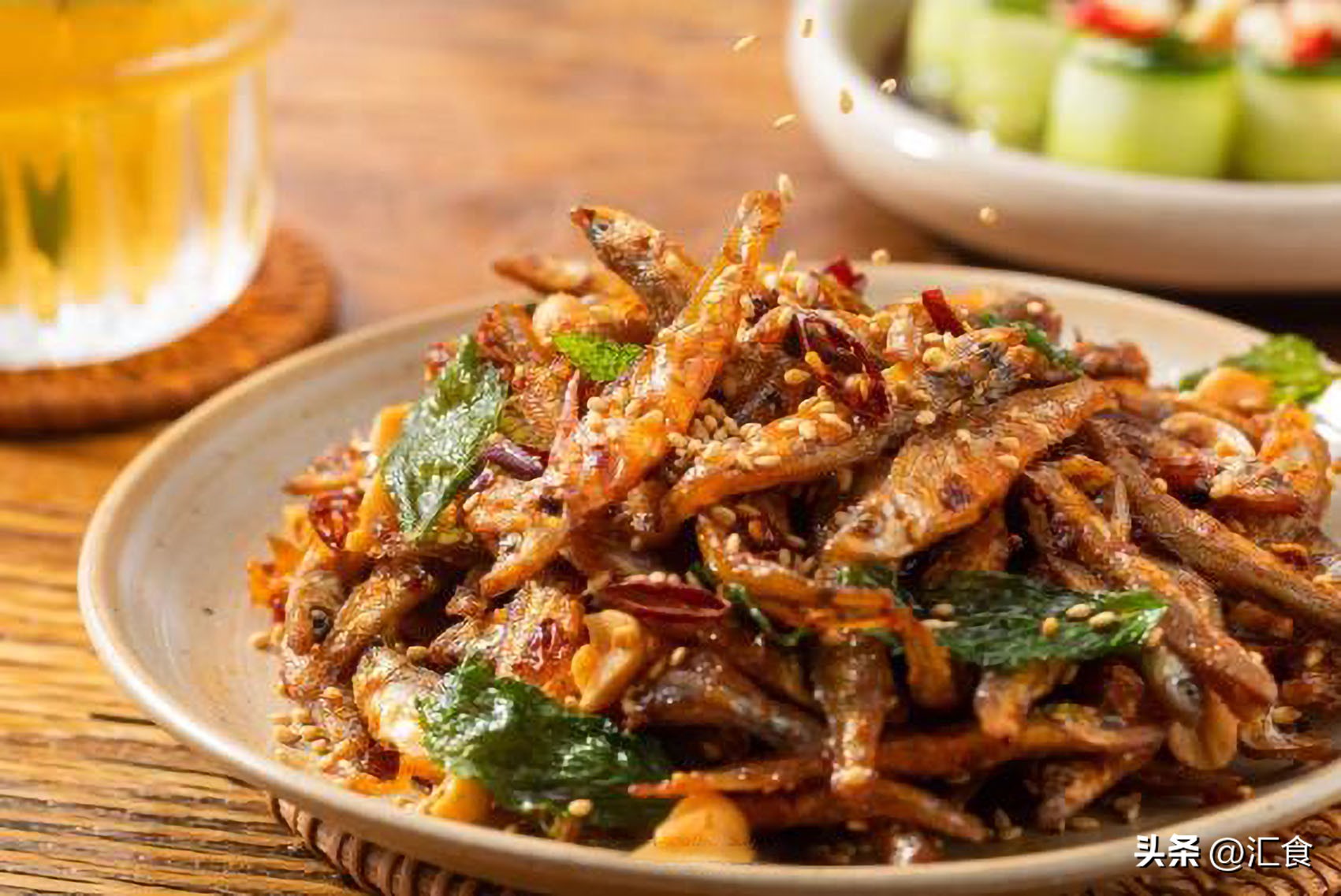 Stir-fried flower snails with garlic and mustard, spicy dried fish ...