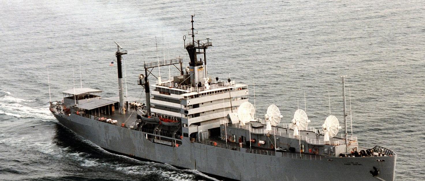 The tragedy of the greatest Soviet research ship, a brilliant life, but ...