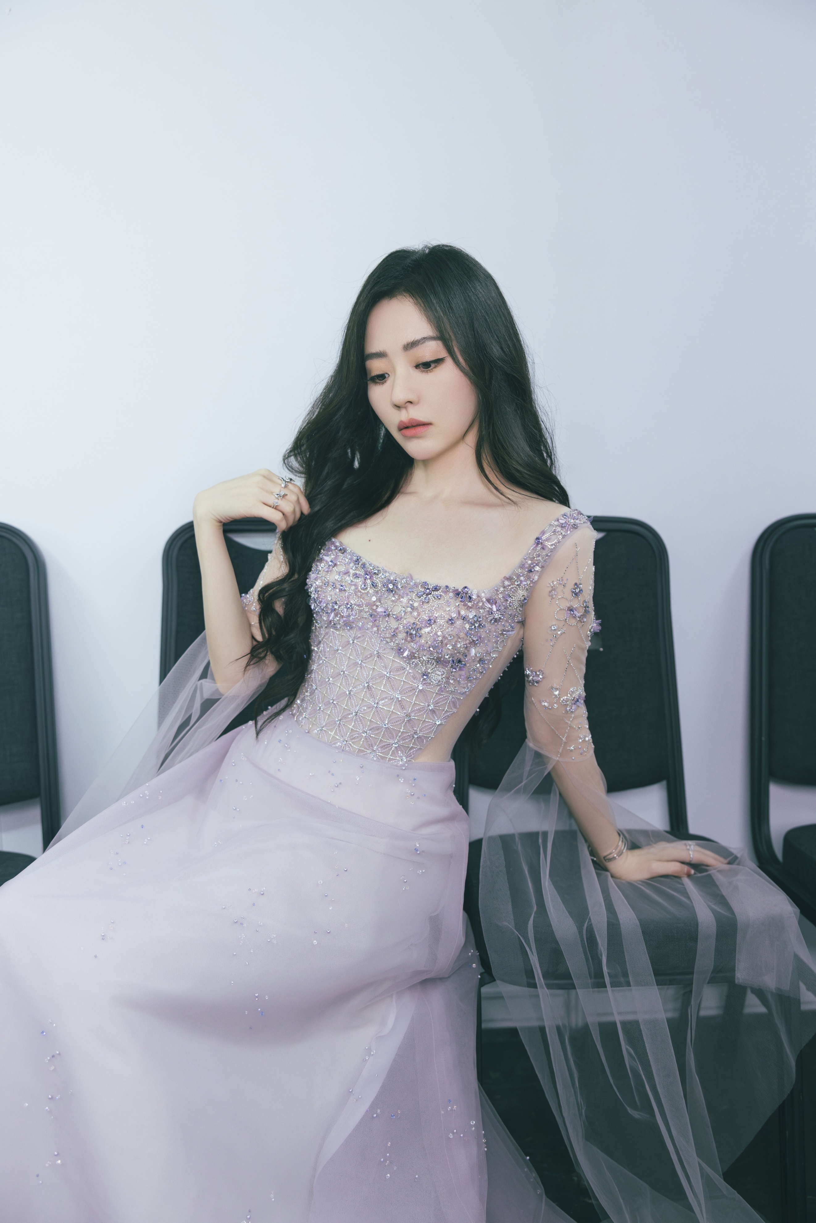 Jane Zhang's violet dress - iMedia