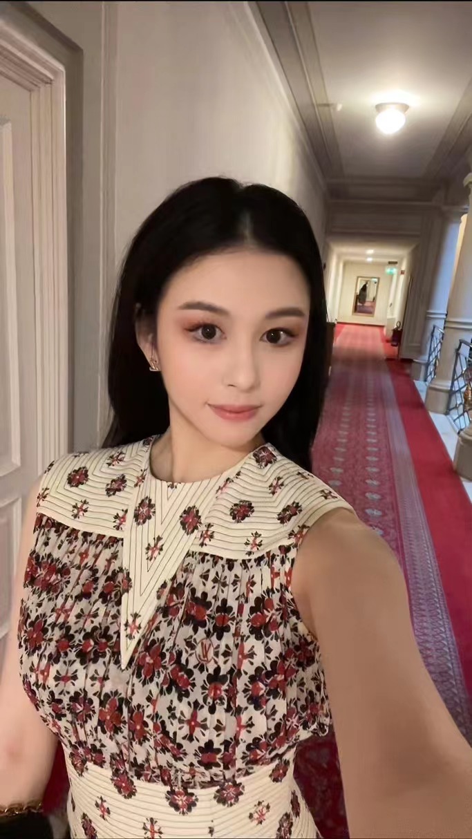 Qiu Shuzhen's daughter watched the exhibition in Italy, the printed ...