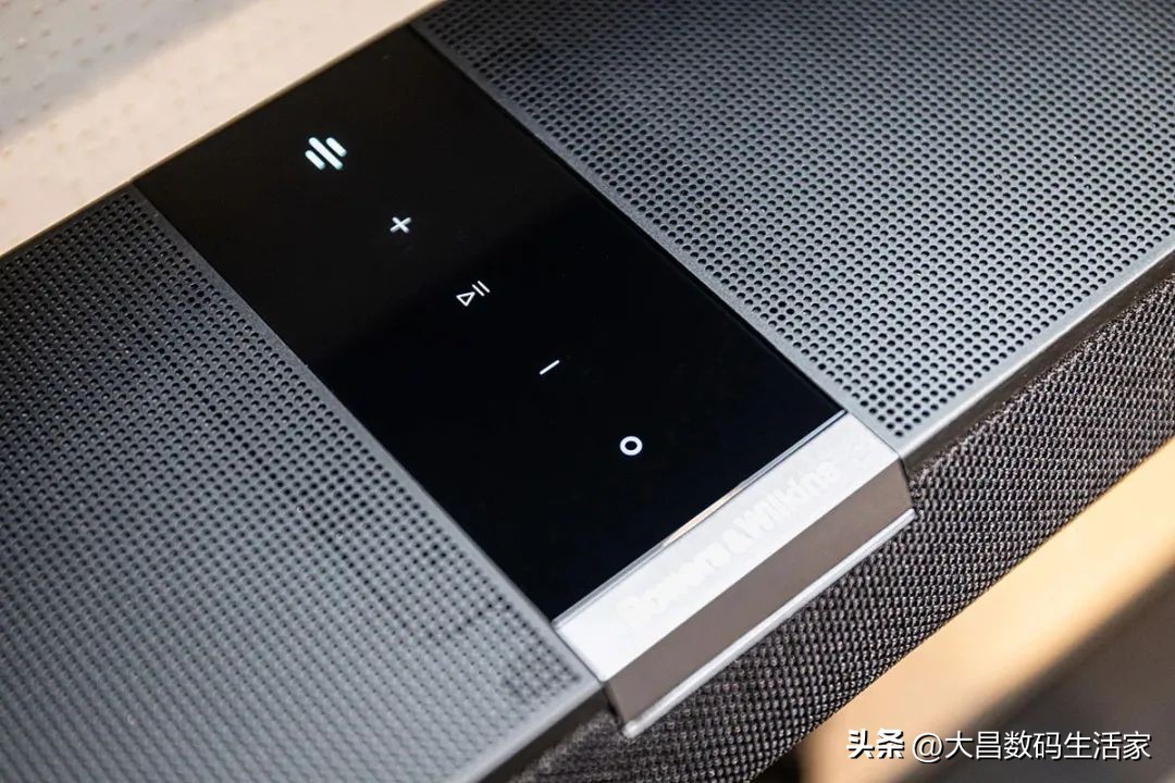 Panorama 3 panoramic sound echo wall - iMedia