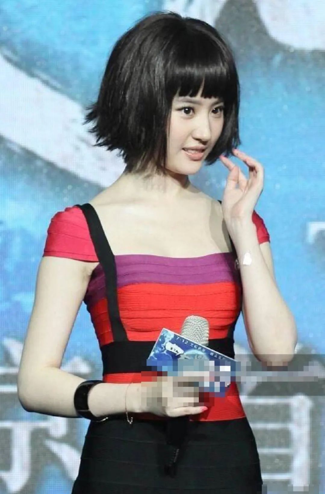Liu Yifei's short hair is cute and cute like a doll!The fairy sister is ...