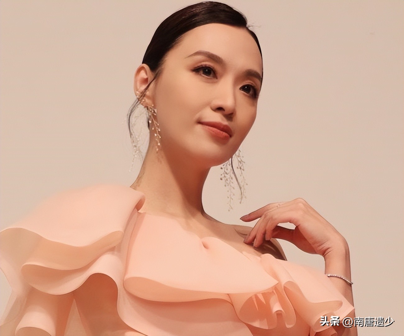 After Hu Dingxin, another TVB actress is about to leave the nest, 4 ...