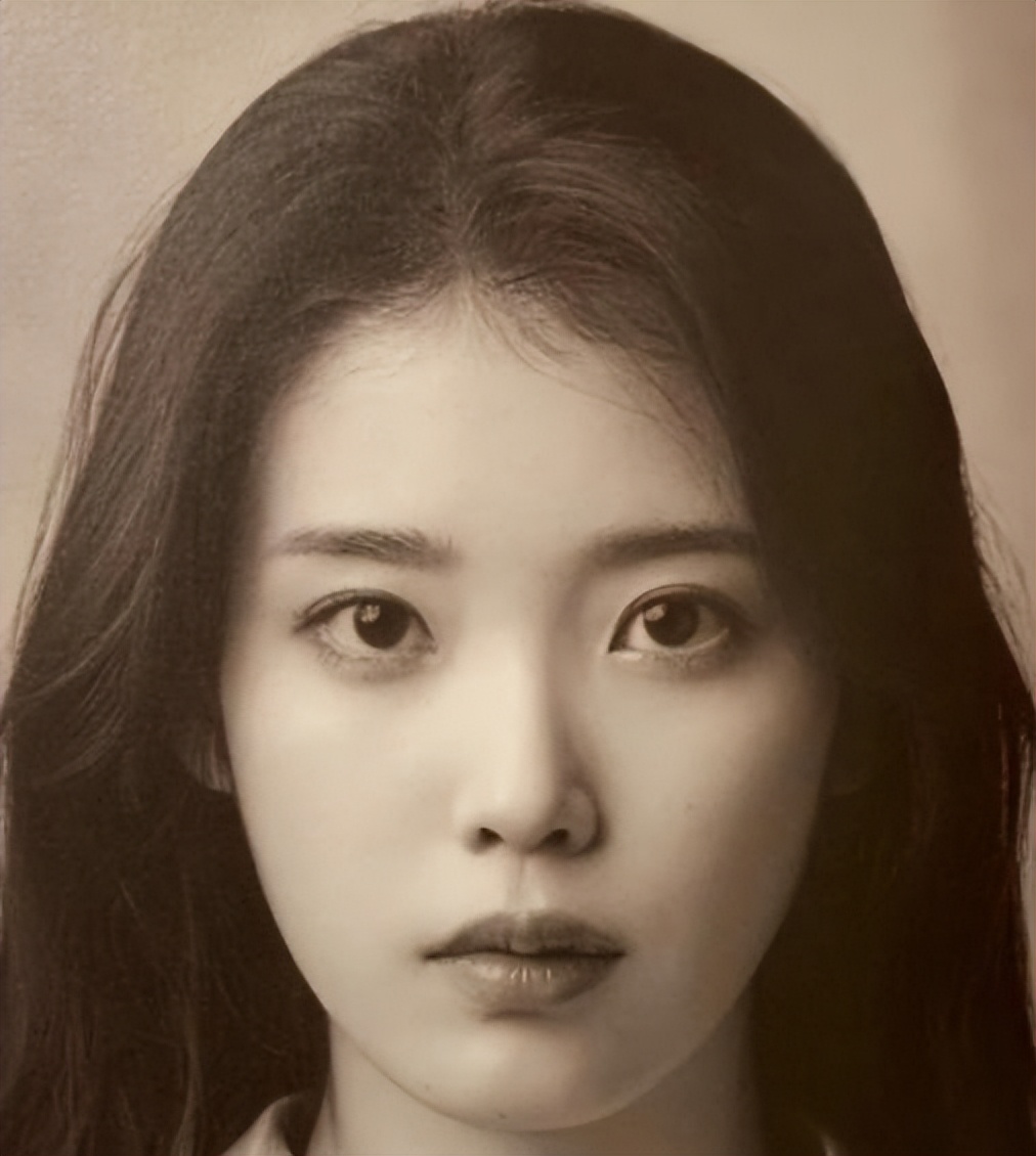 Korea's top female star IU, her nose is not high but she is beautiful ...