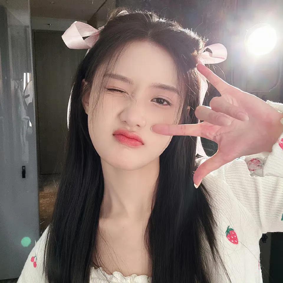 Playful and cute - Ivy Chen - iNEWS