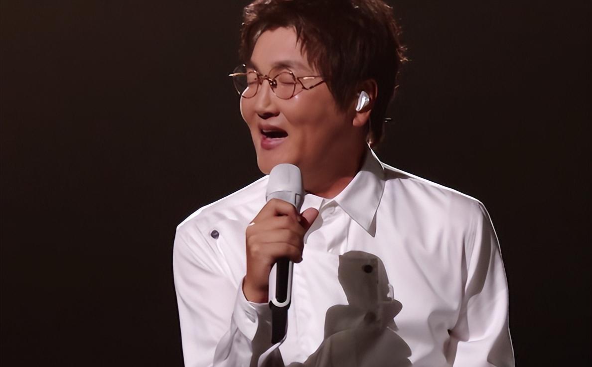 The gangster singer made a surprise appearance in "The Sound of Life 3 ...