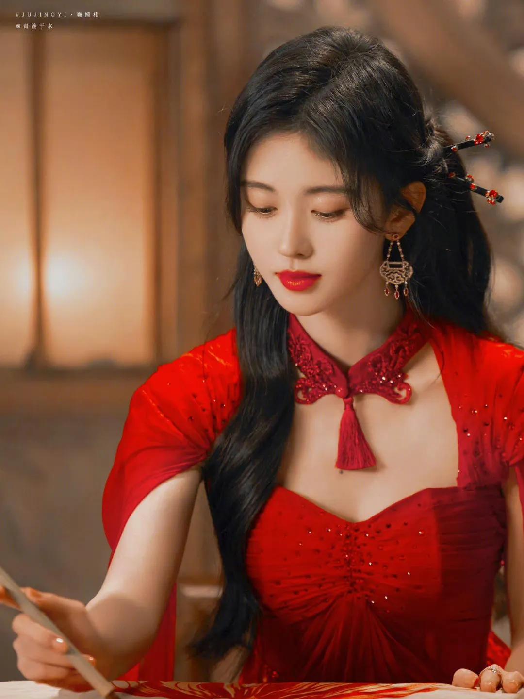 The national style girl Ju Jingyi? - iNEWS